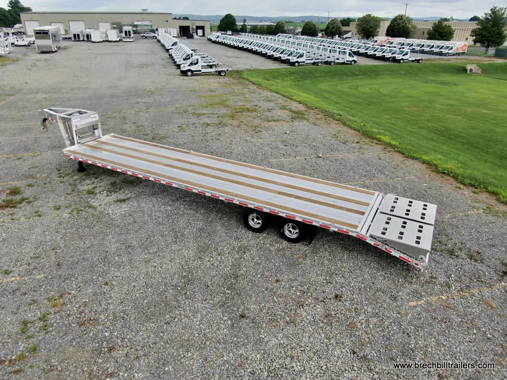 EBY 26K Deck-Over Gooseneck Trailer 40ft With Mega Ramps