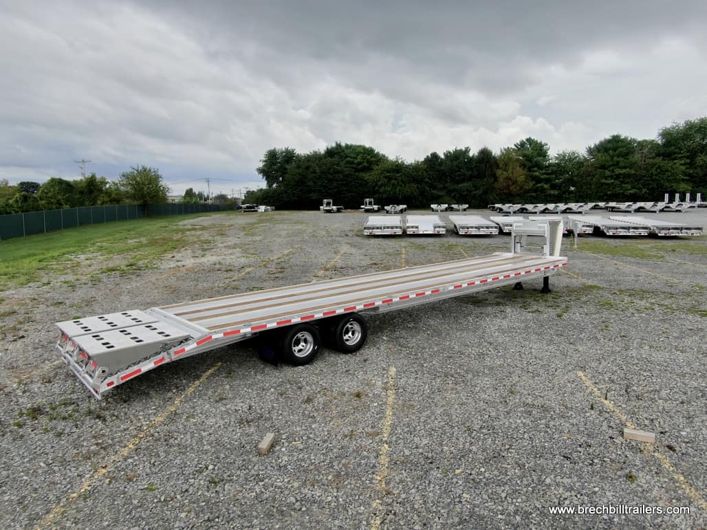 EBY 26K Deck-Over Gooseneck Trailer 40ft With Mega Ramps