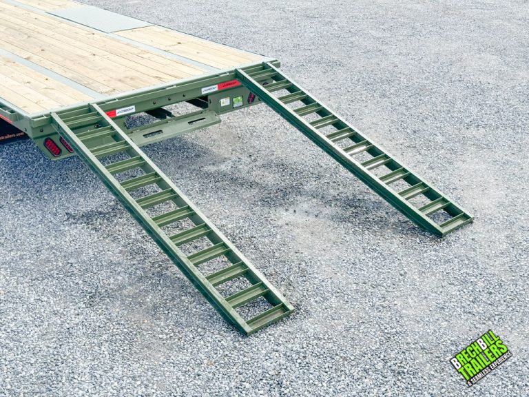 Horizon 30ft Gooseneck Trailer: 25k Lbs GVWR, Military Green