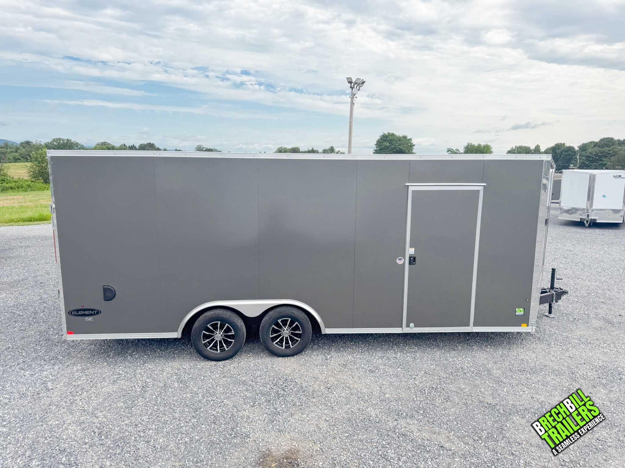 Look Element SE Flat Top Sloped V-Nose Trailer 8.5x20