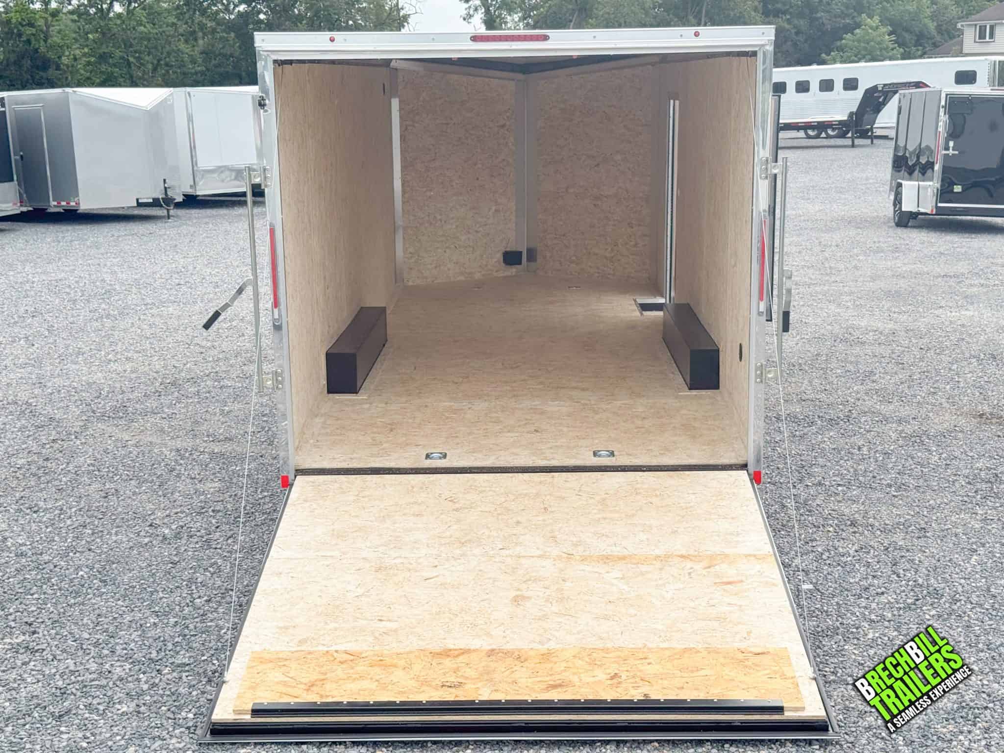 Look Element SE Flat Top Sloped V-Nose Trailer 8.5x20