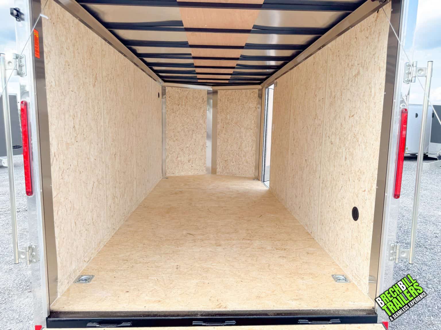 Look ST DLX 7x16 Enclosed Trailer | White Composite Sides