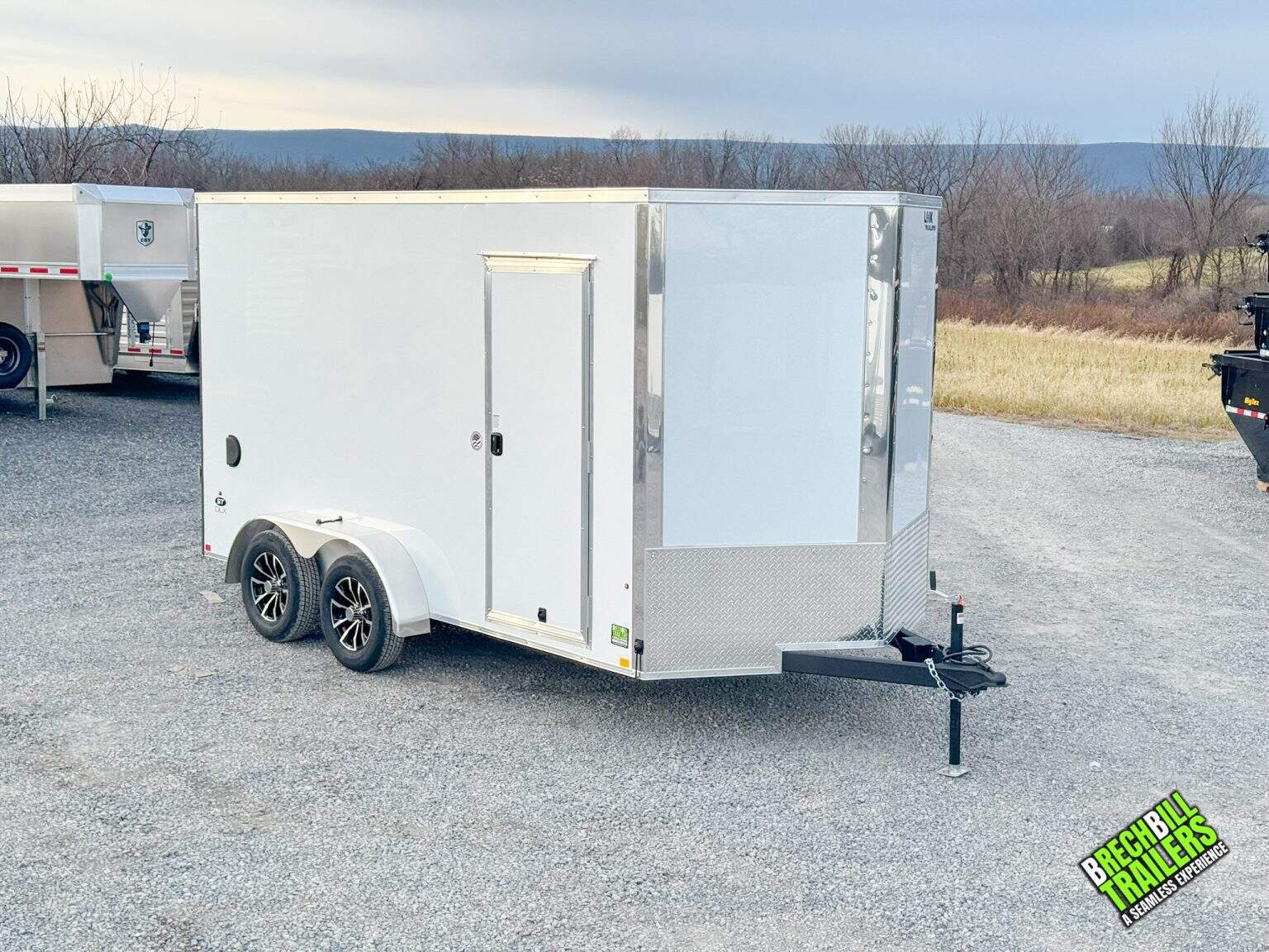 Look DLX 7x14 Enclosed Trailer – White Composite Sides
